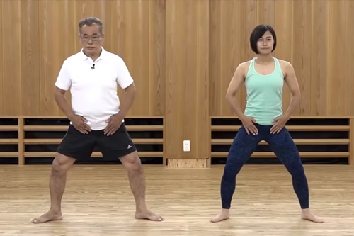 Shiko Training – Sumo exercise taught by a leading sumo expert – (Sumo ...