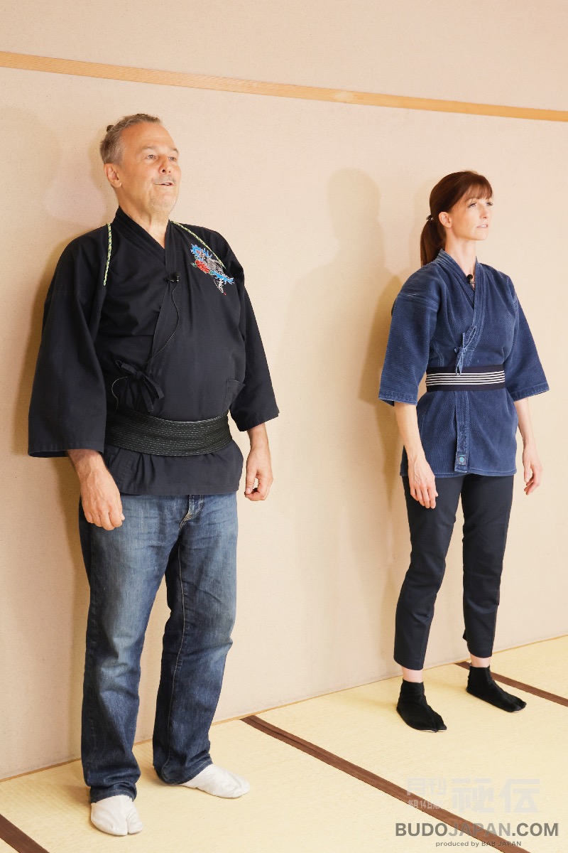 Experience “nanba aruki”. | BUDO JAPAN - Ttraditional Japanese martial-arts